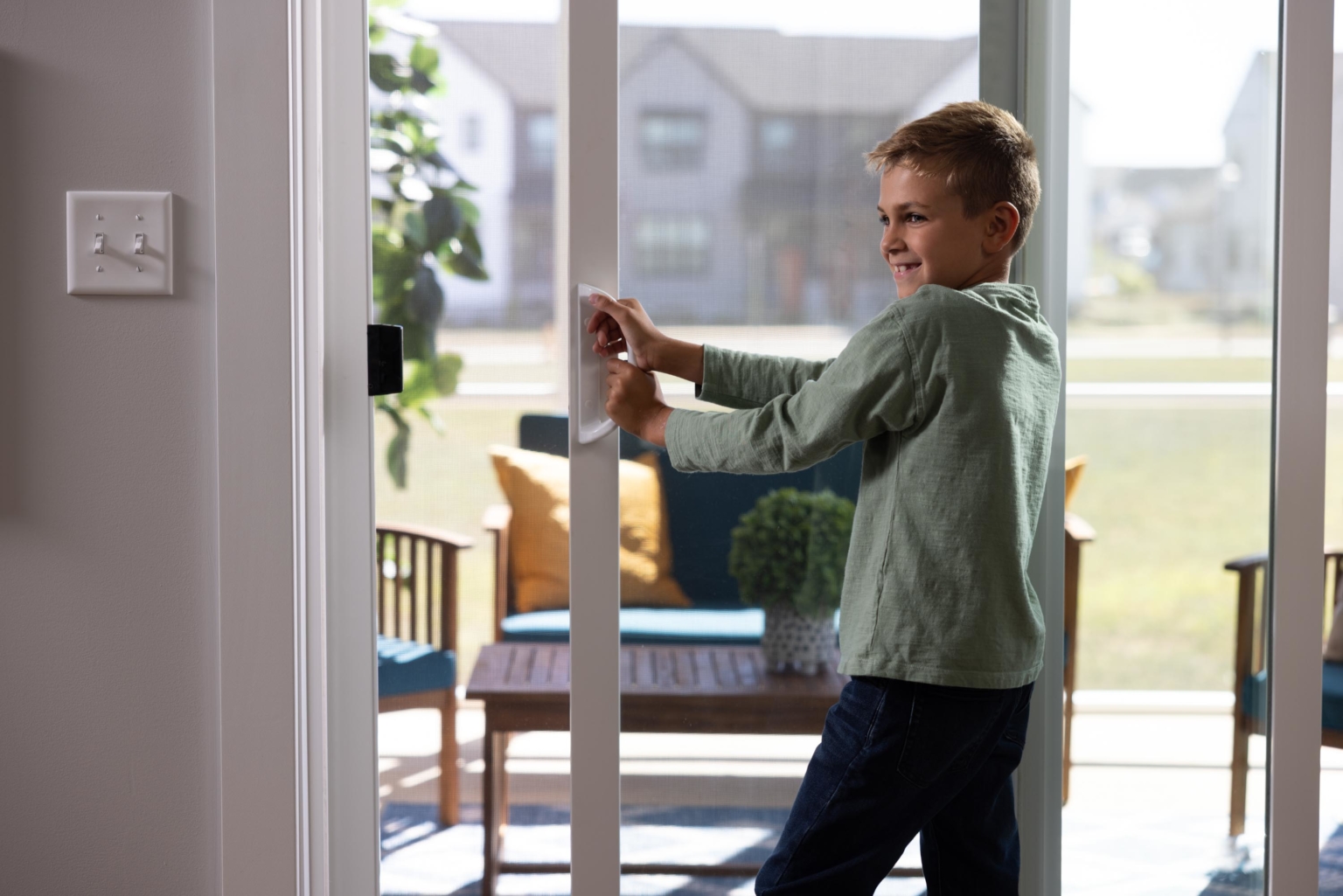 How to Increase the Lifespan of Your Screen Door - RiteScreen Shop